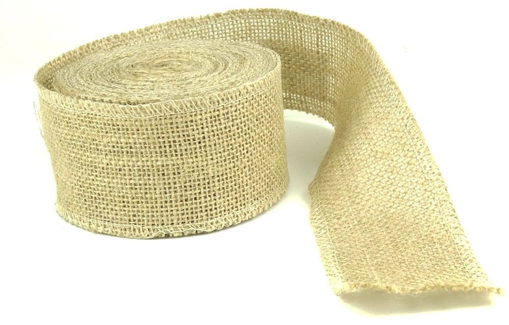 Juta tem folhas serreadas e é muito utilizada em decorações e artesanatos