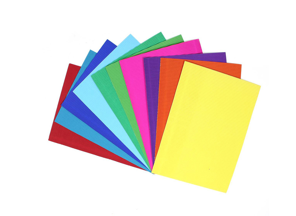 Papel é produzido de diversas formas e movimenta uma indústria bilionária