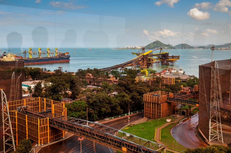 Vale do Rio Doce é uma mineradora multinacional brasileira