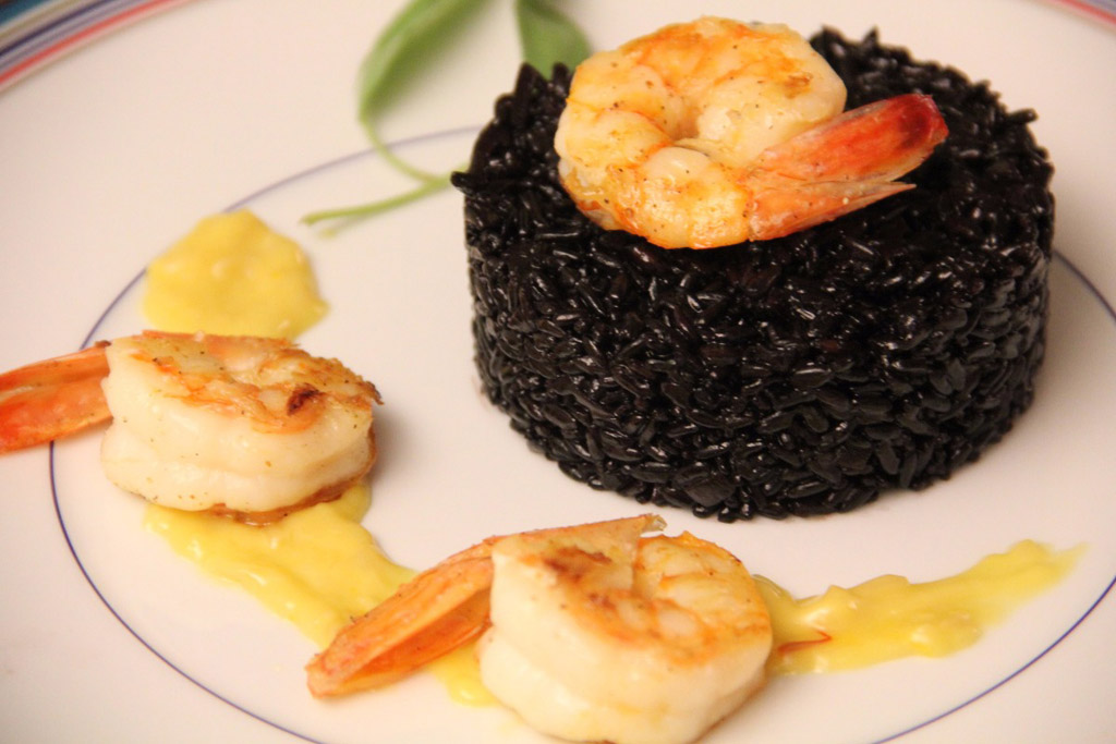 Arroz negro é uma joia do Mediterrâneo cada vez mais popular