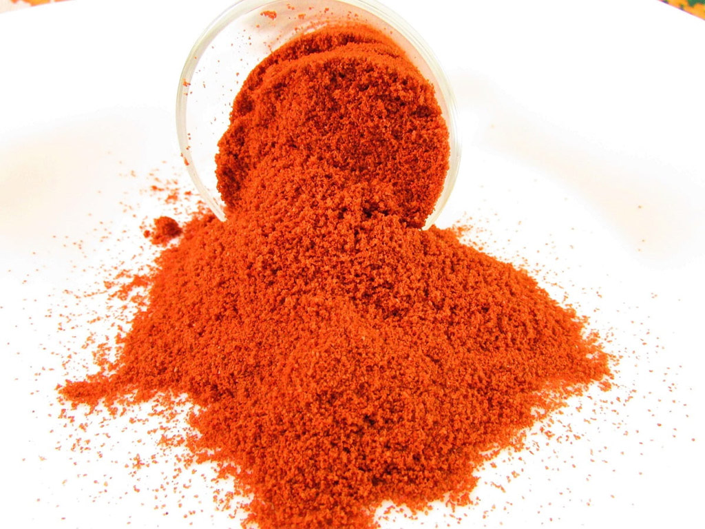 Colorau é um condimento avermelhado composto por especiarias