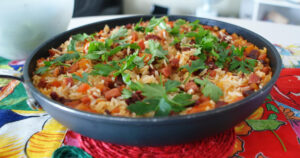 Maria Isabel é prato típico do Piauí que leva carne seca como ingrediente