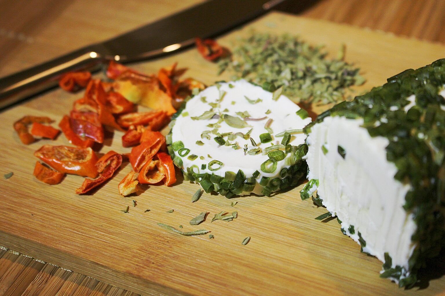 Chèvre é um tipo de queijo preparado com leite de cabra