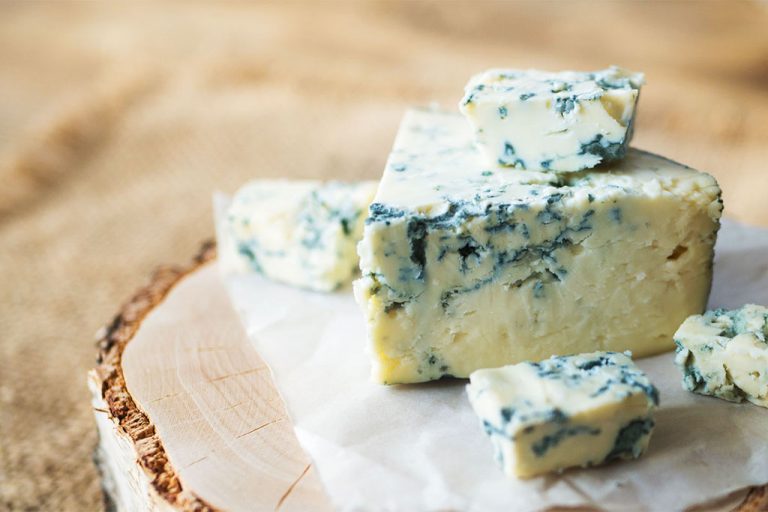 Blue cheese são os queijos que utilizam fungos em sua composição